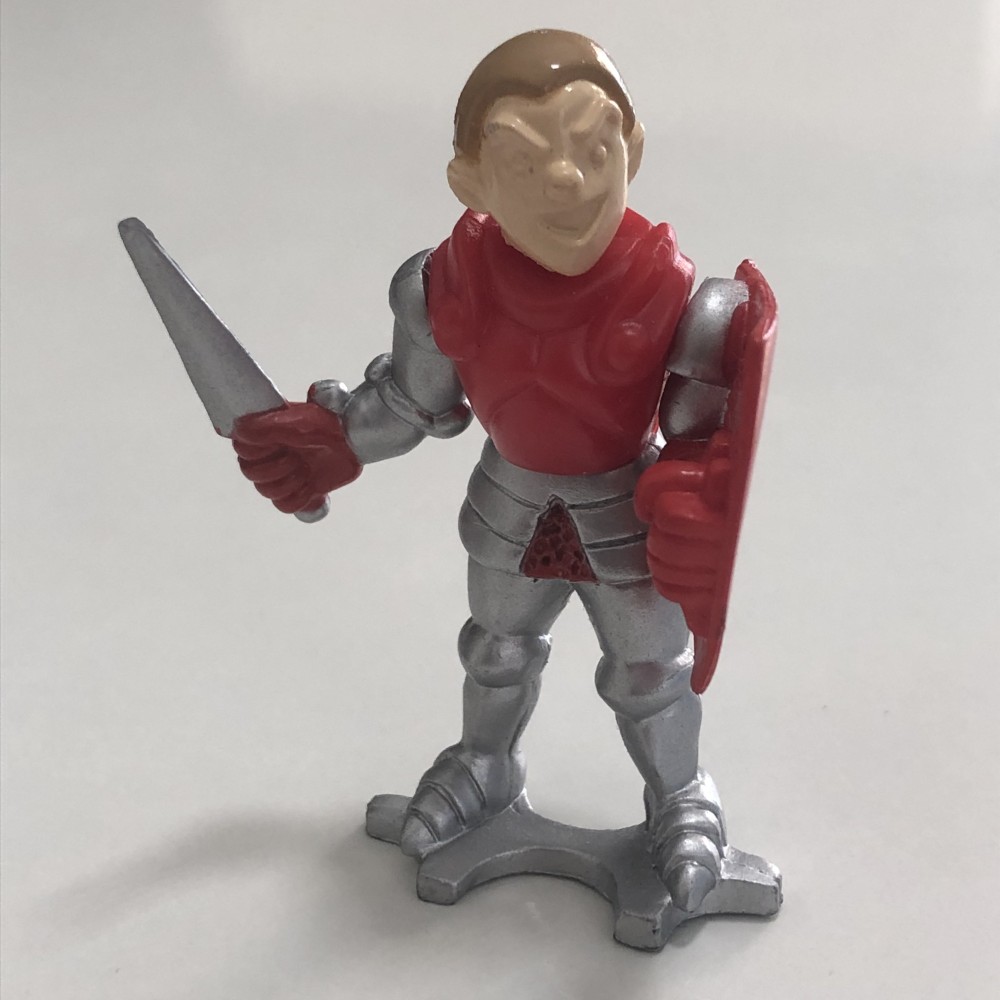 Soldado Rojo con escudo y espada