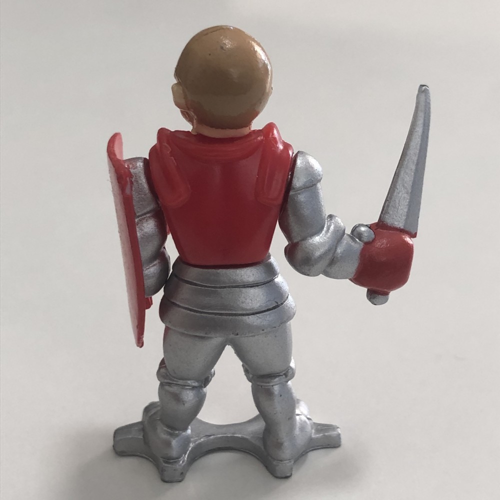 Soldado Rojo con escudo y espada