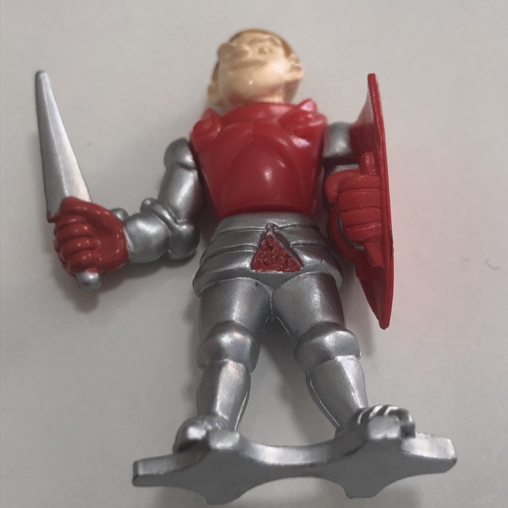 Soldado Rojo con escudo y espada